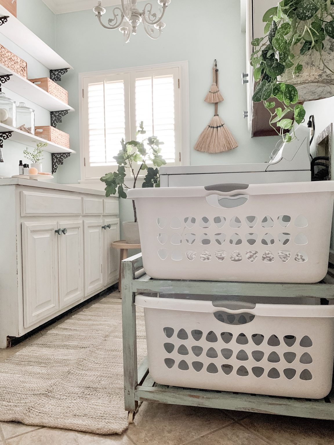 6 Budget Friendly Ways To Update Your Dated Laundry Room | Bless This Nest